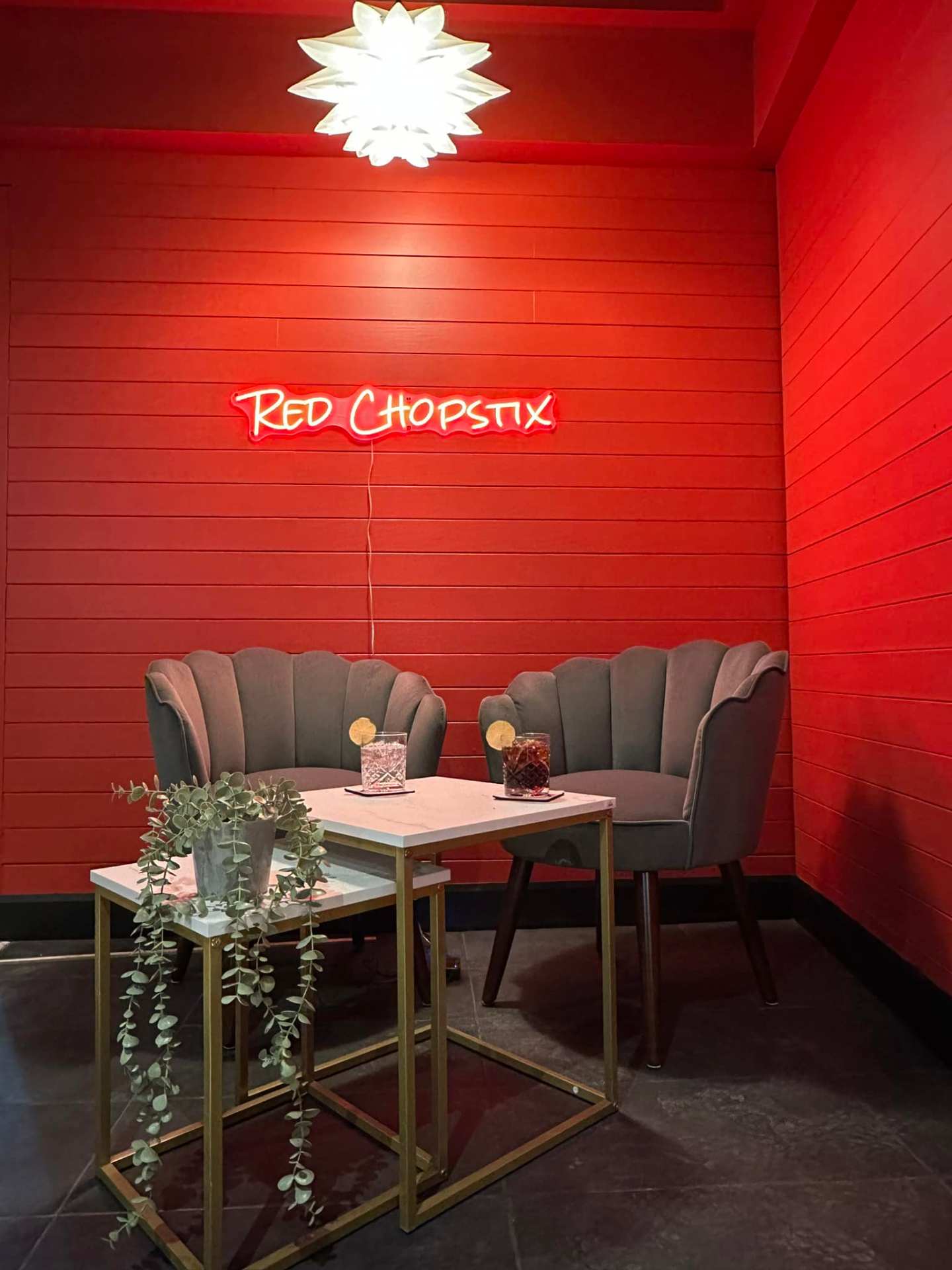 Red Chopstix is the new kosher Chinese restaurant at Decarie Square ...